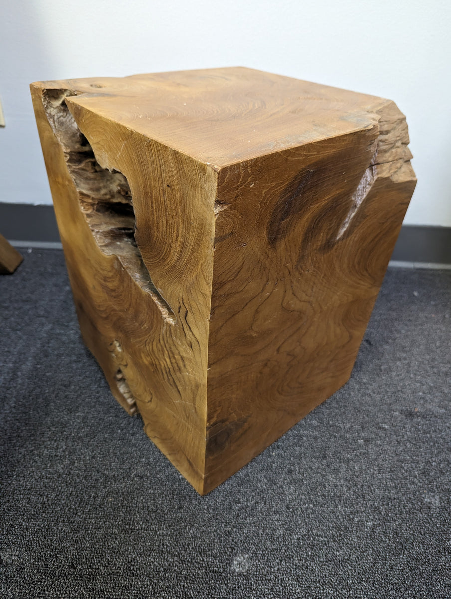 Rizzoli Rustic Cube End Table, med (13-14"), Teak, Grade BC – Outdoor Living Oahu