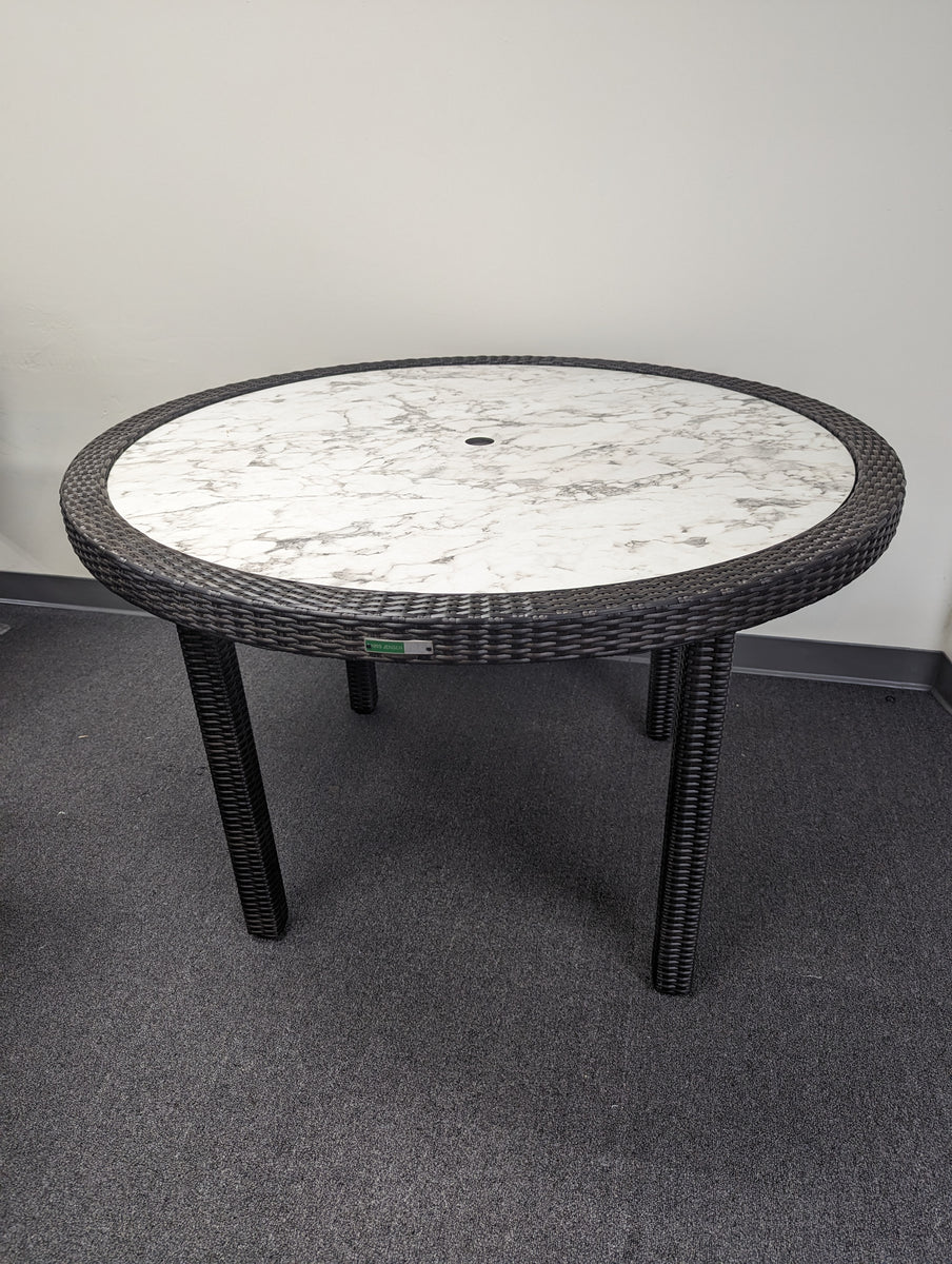 Encinita 47" Round Table HDPE Weave w/White Marble HPL Top – Outdoor ...